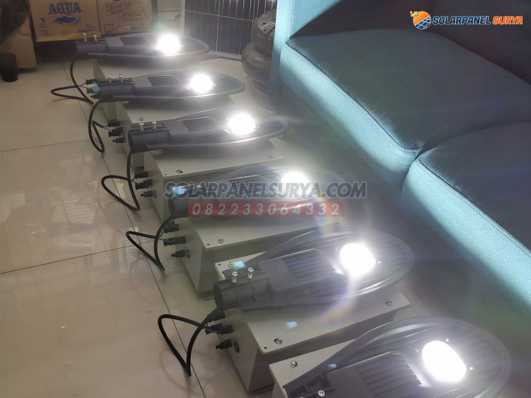 Jual Lampu PJU Solar Cell 60 Watt | SOLARPANELSURYA